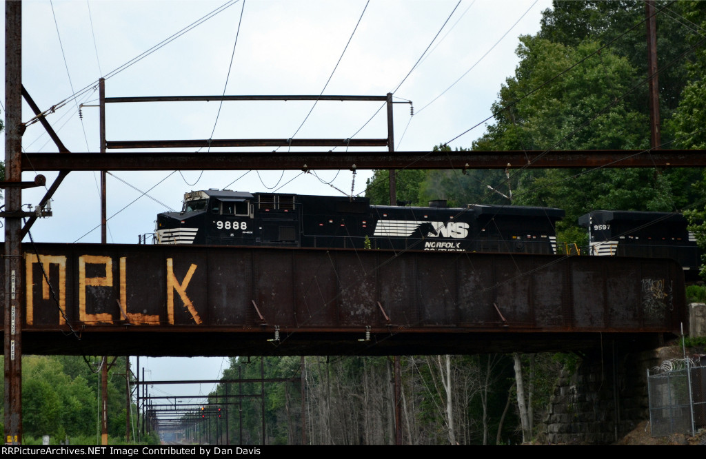 NS C40-9W 9888 leads 67Z